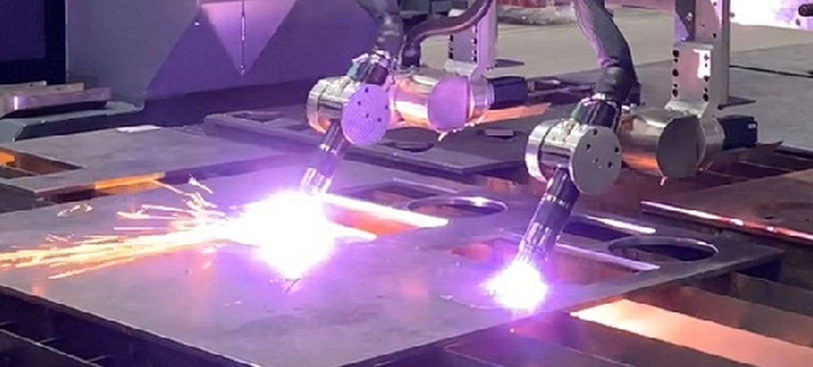 Plasma cutting machine with Wanshsin Harmonic Reducer - ATB Automation