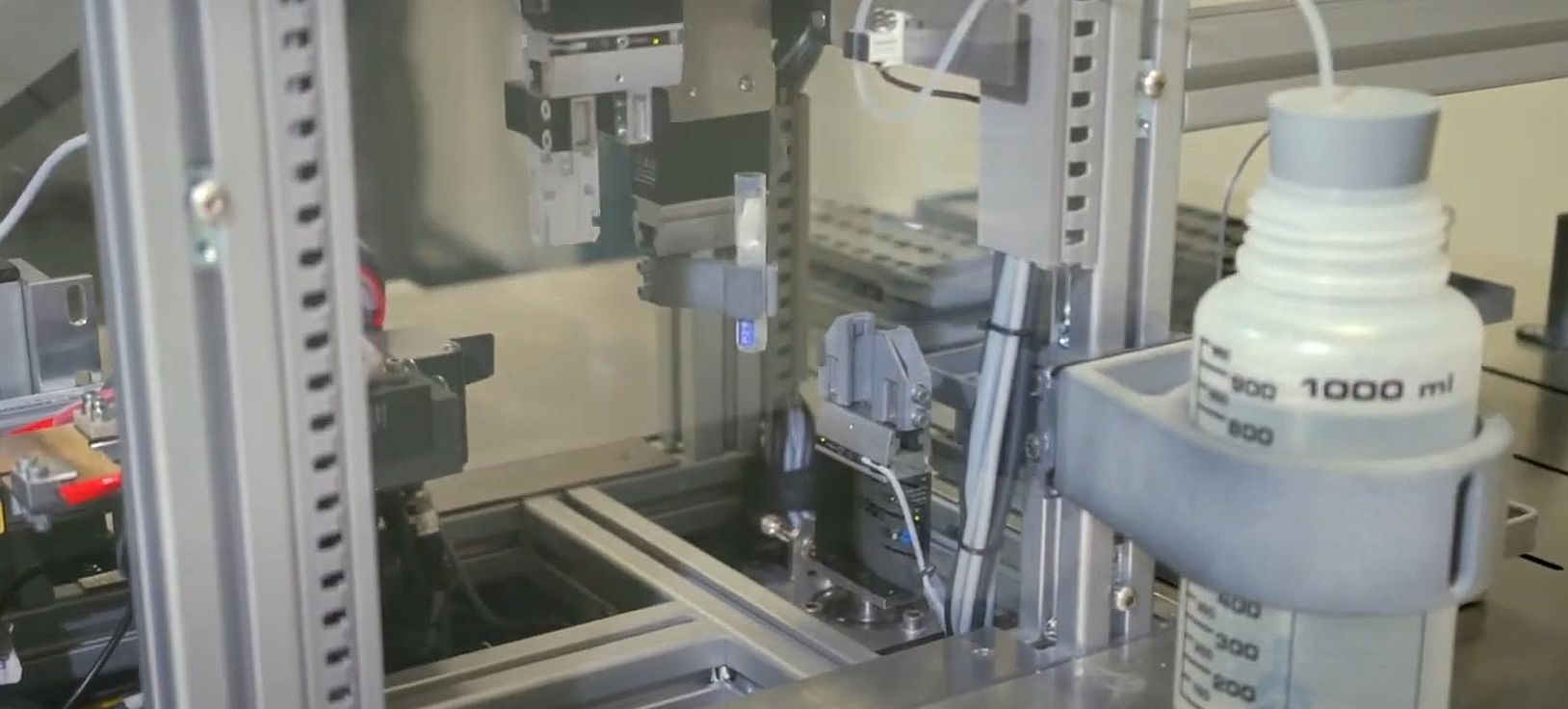 Pick-and-place systeem met Trio en Leadshine. - ATB Automation