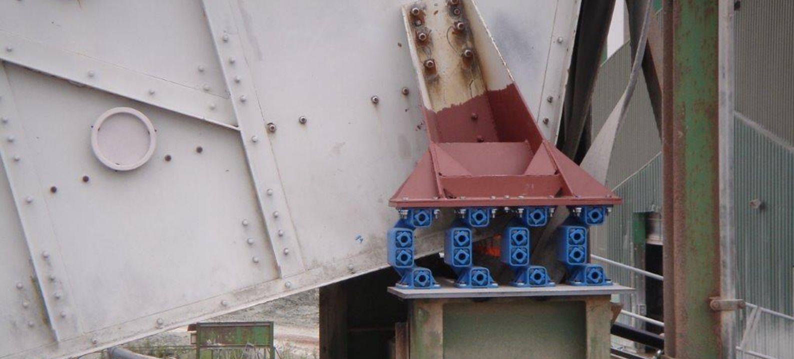 Hoe bereik je een duurzame ophanging voor schudgoot en schudzeef? - ATB ...