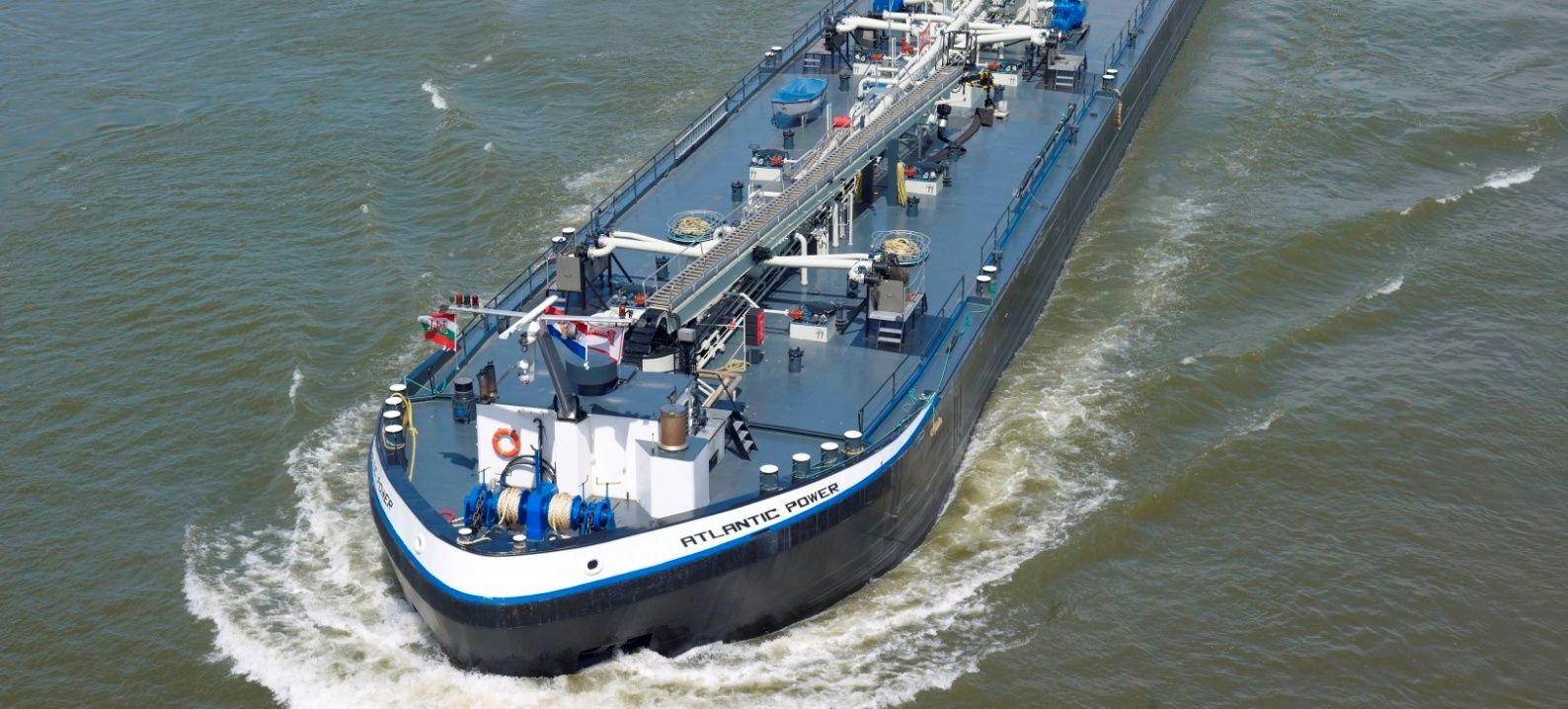 Bunkercrane oiltanker 360º rotatable with slewing ring bearing - ATB ...