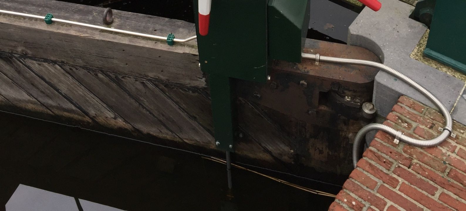 Electrical lock paddle drives in gates of Lock Wormer - ATB Automation