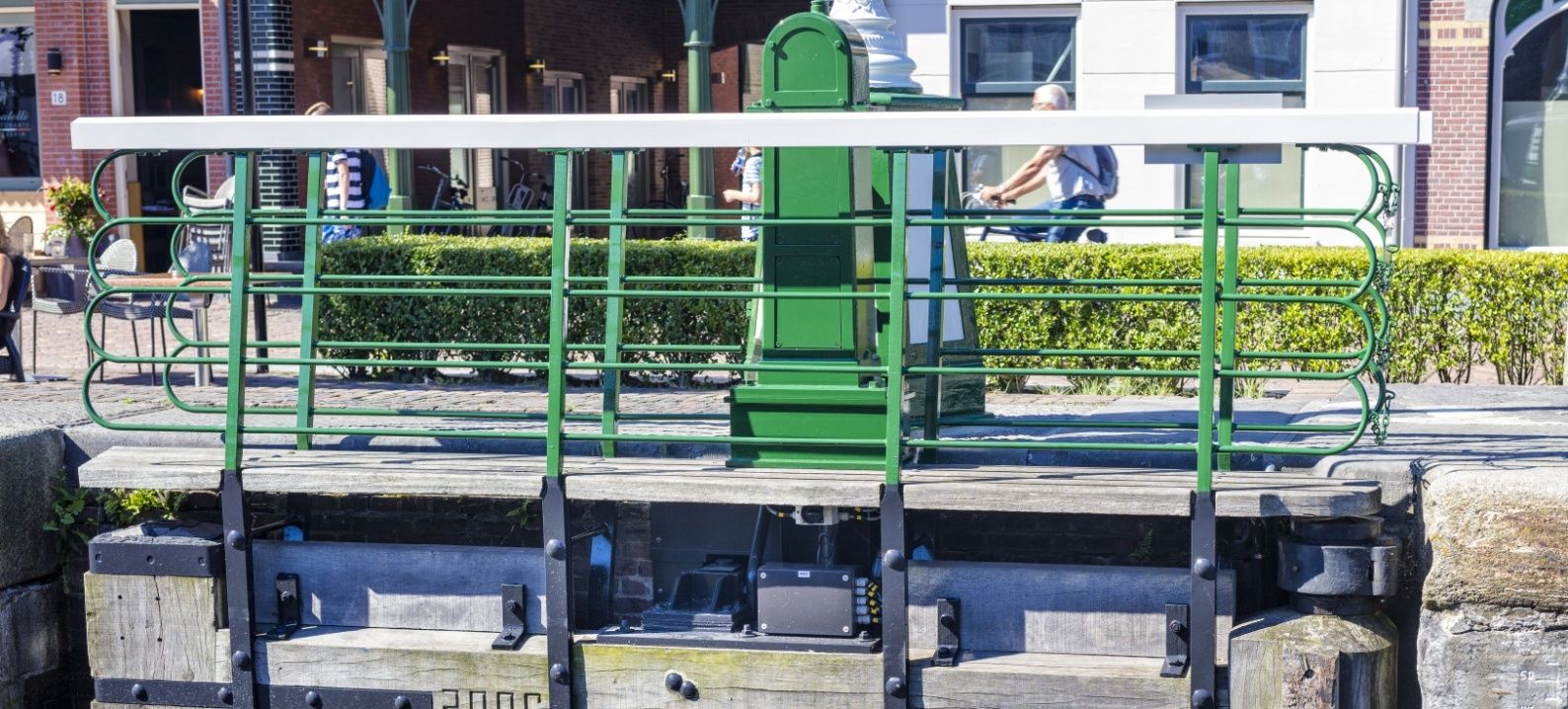 Lock paddle drives in lock gates Sluice Leidschendam - ATB Automation