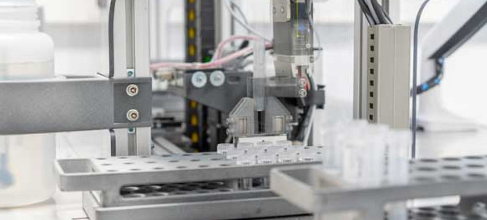 Pick-and-place systeem met Trio en Leadshine. - ATB Automation