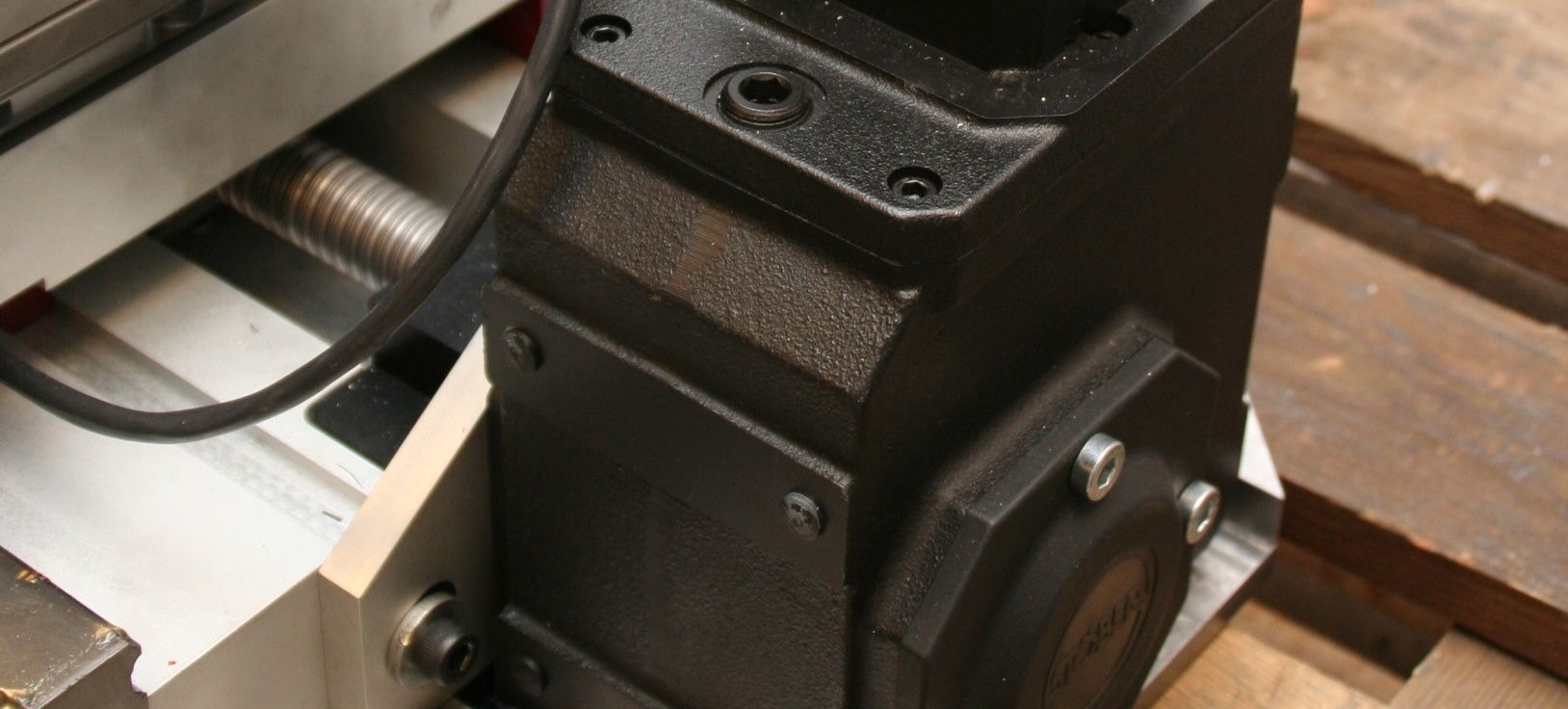 Thread cutting machine with Trio Motion Technology - ATB Automation