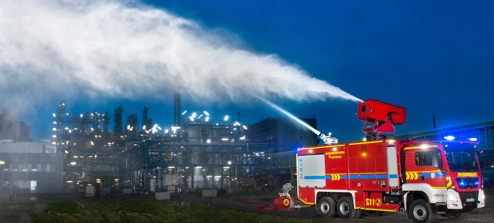 Lifting a fire turbine fire engine with NEFF lifting spindles - ATB ...