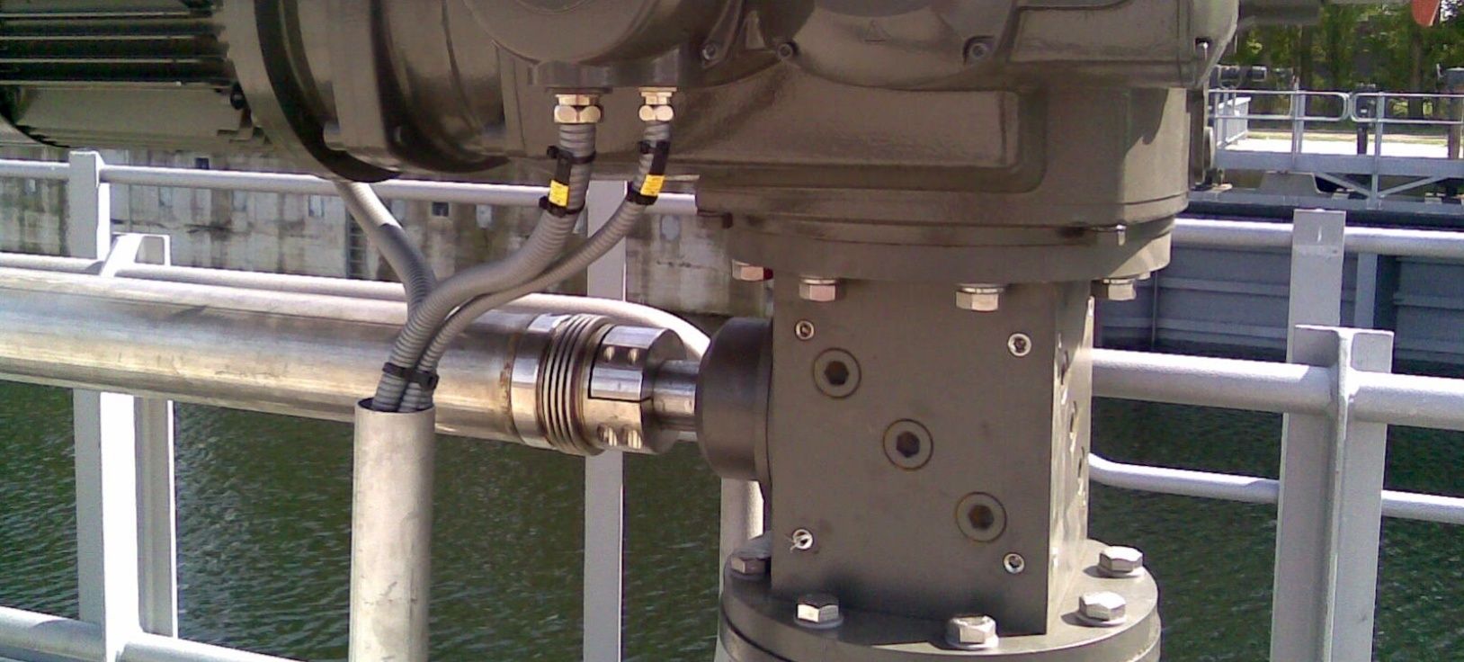 Lock paddle drives in gates of Lock Evergem - ATB Automation